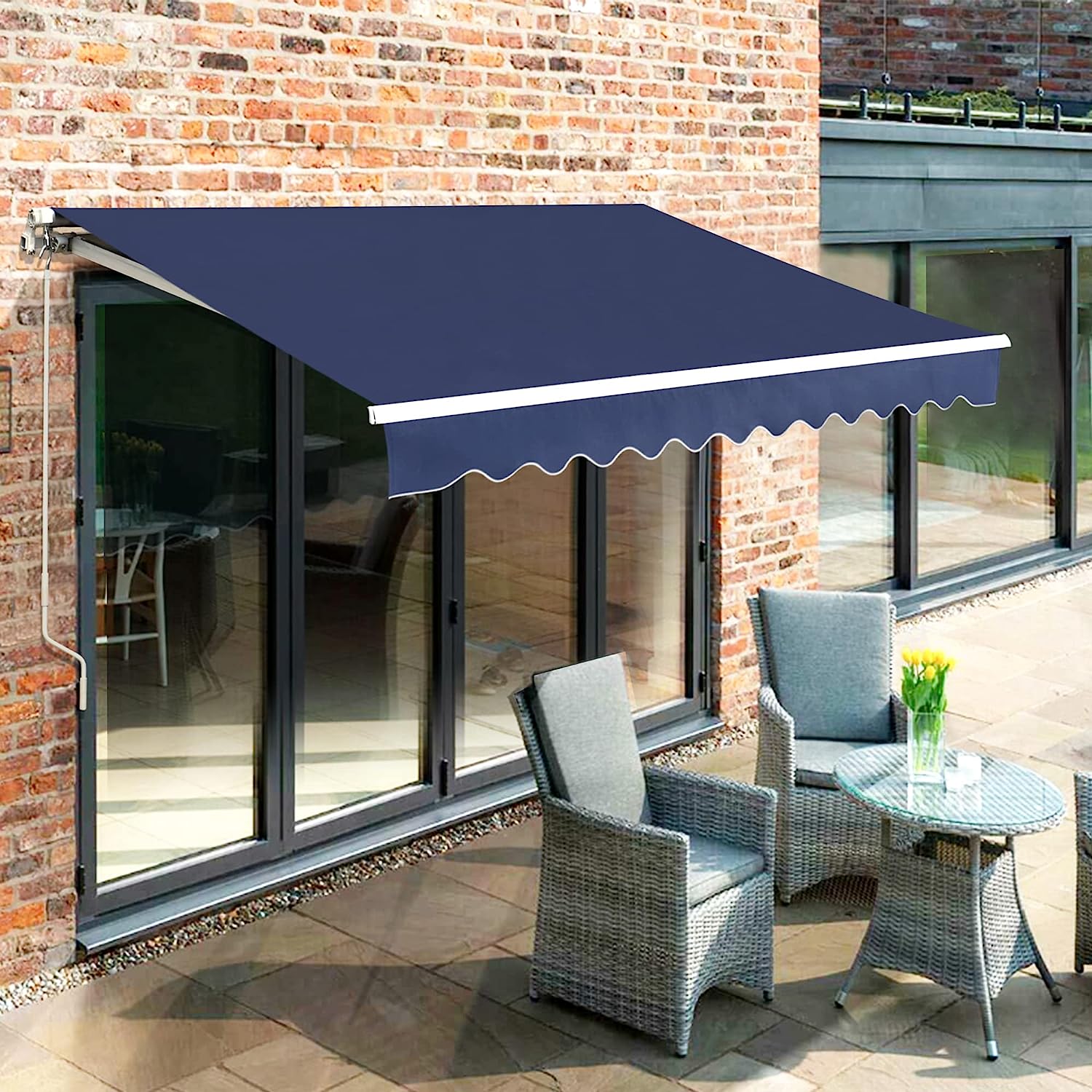 5 Essential Features Of A Motorized Outdoor Patio Awning